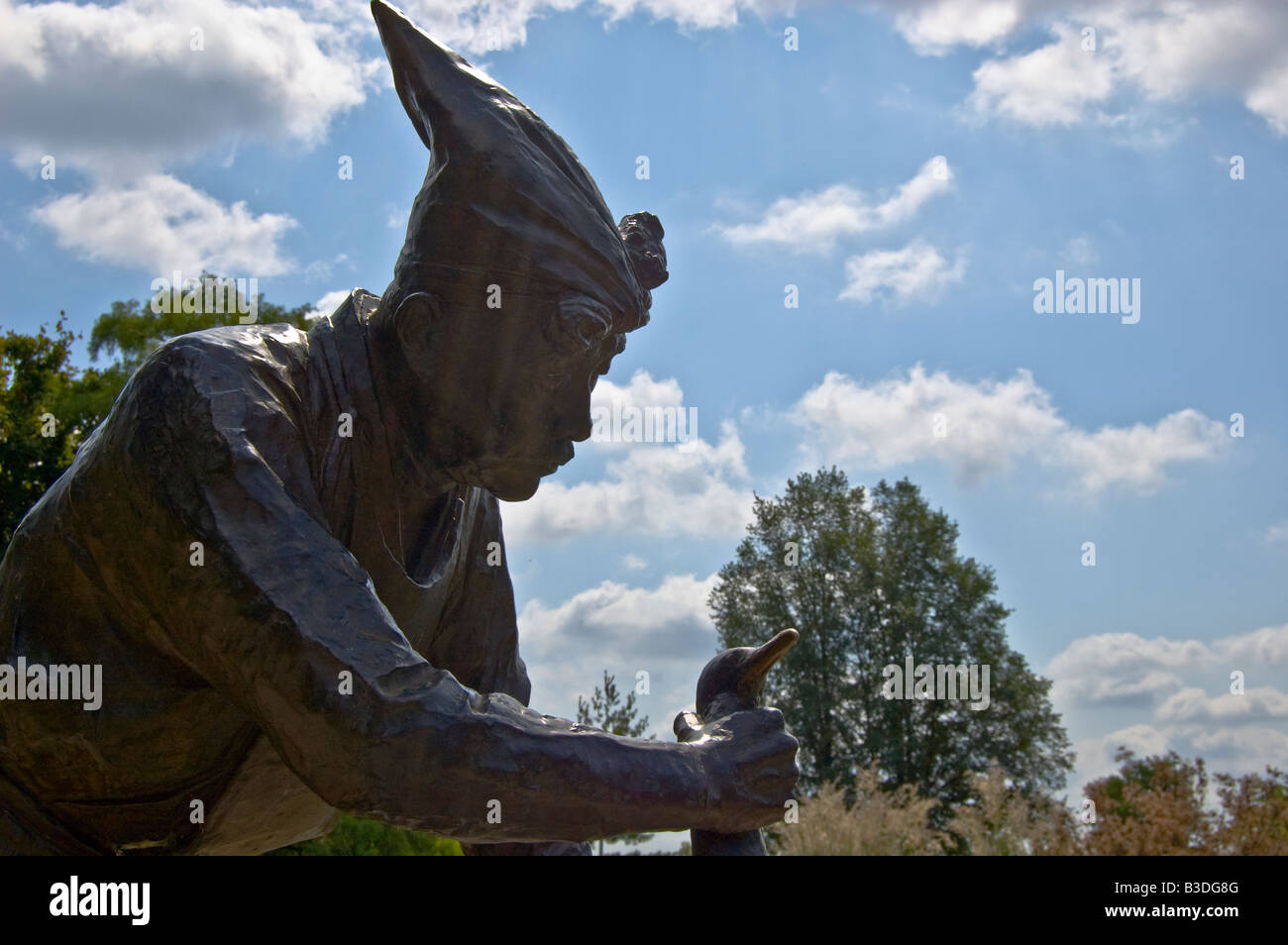 Statue duck hi-res stock photography and images - Alamy