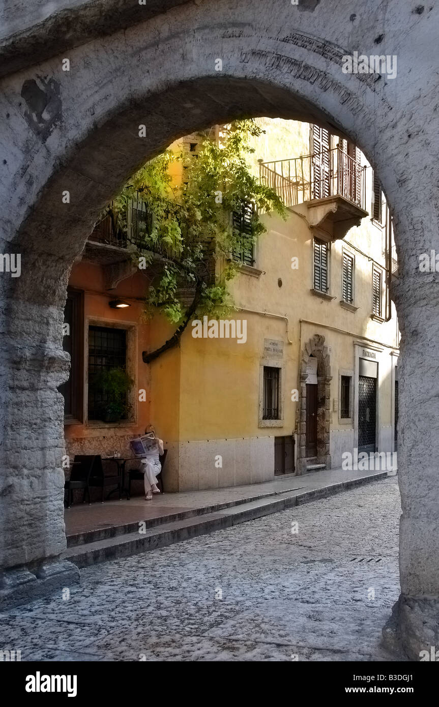 Ancient reading roman hi-res stock photography and images - Alamy