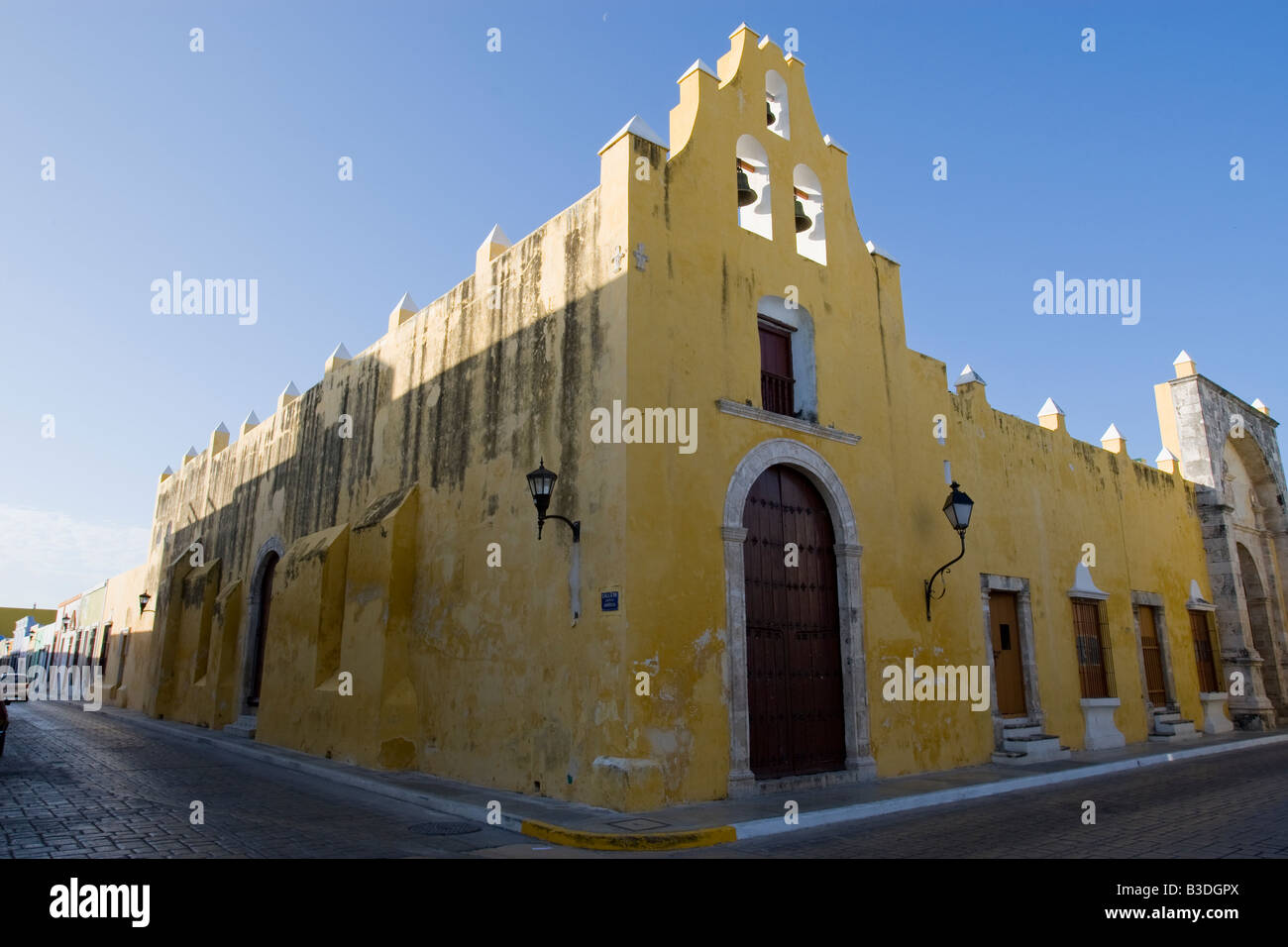 Spanish colonial architecture in Campeche Mexico Stock Photo - Alamy