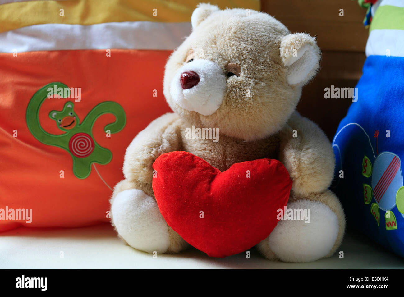 Teddy heart hi-res stock photography and images - Alamy