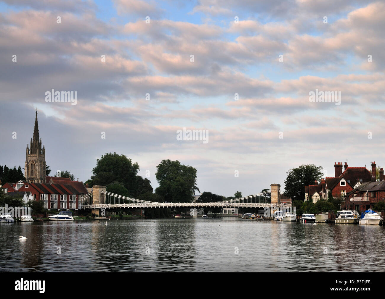Marlow on the River Thames, Buckinghamshire, UK 1/2 Stock Photo - Alamy