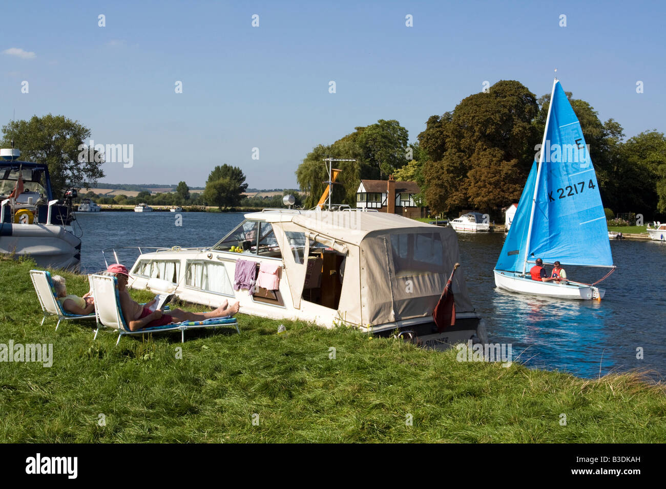 River Thames near Bourne End - Buckinghamshire Stock Photo - Alamy