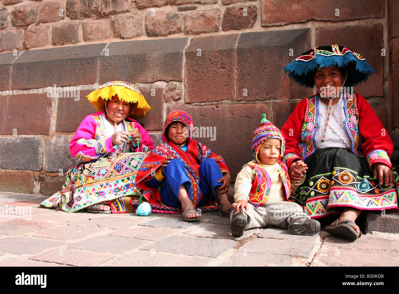Peruvian family in Cusco Stock Photo - Alamy