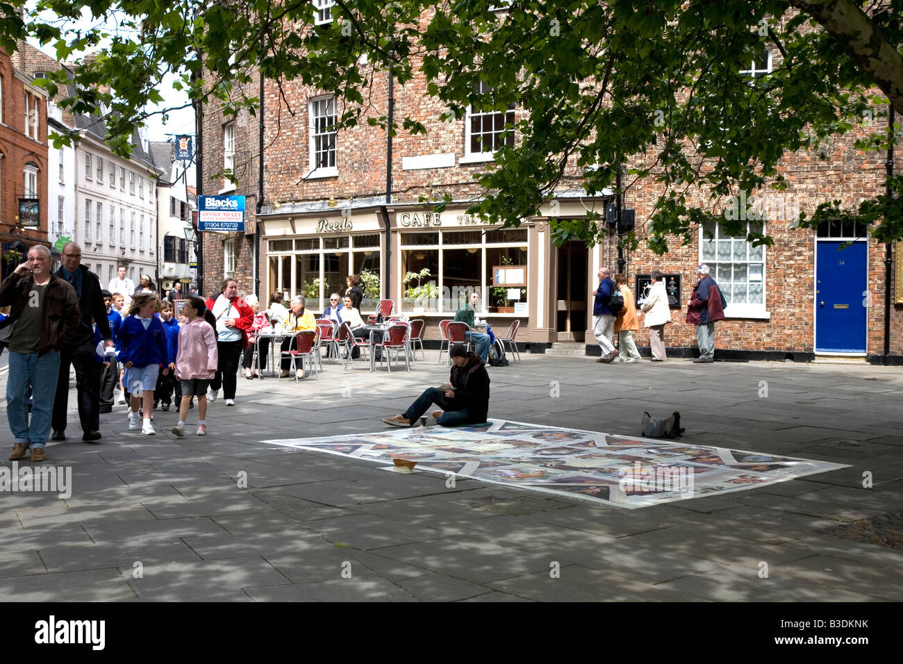 Yorkshire street art hi-res stock photography and images - Alamy