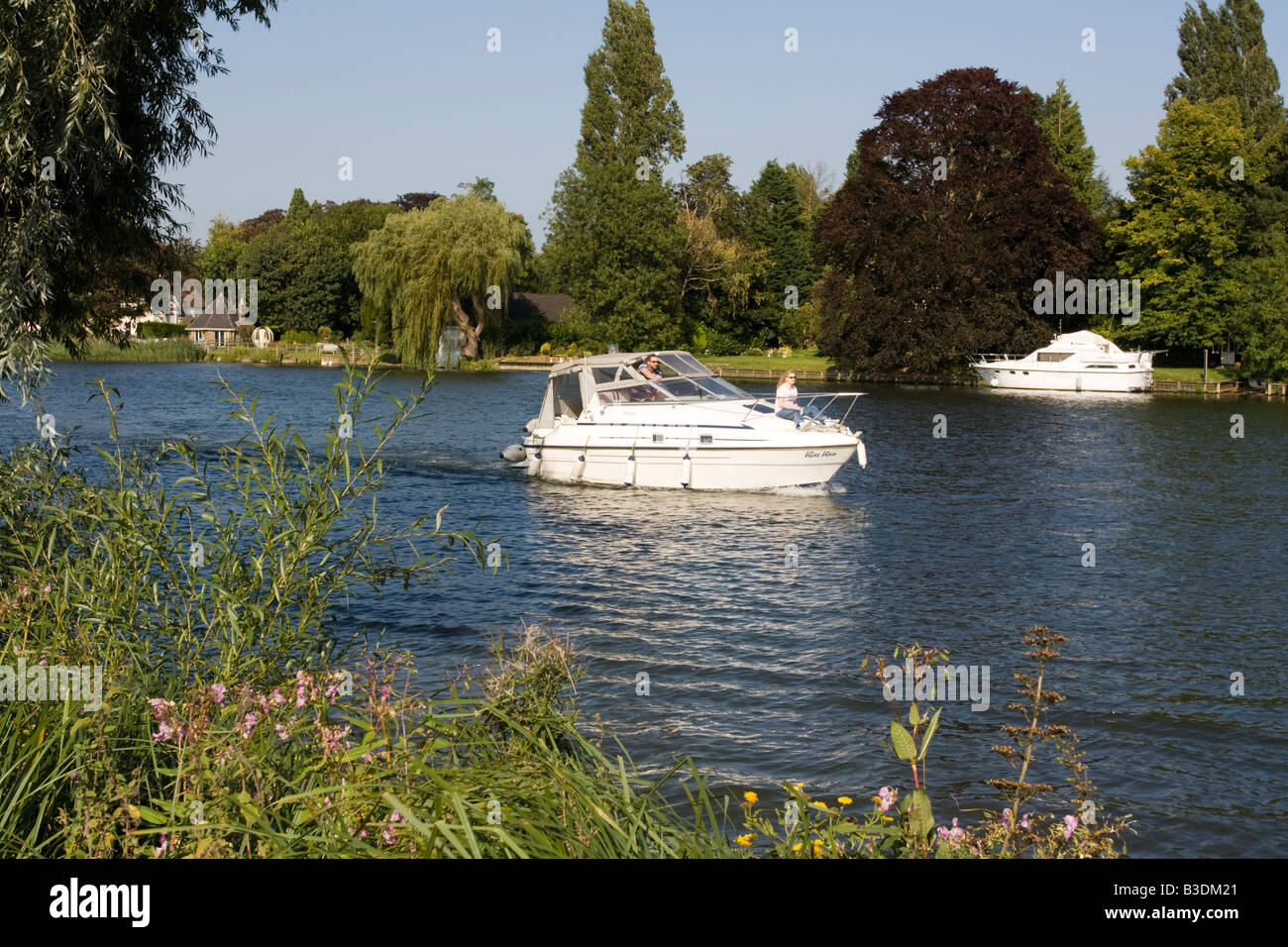 River Thames - Bourne End - Buckinghamshire Stock Photo - Alamy