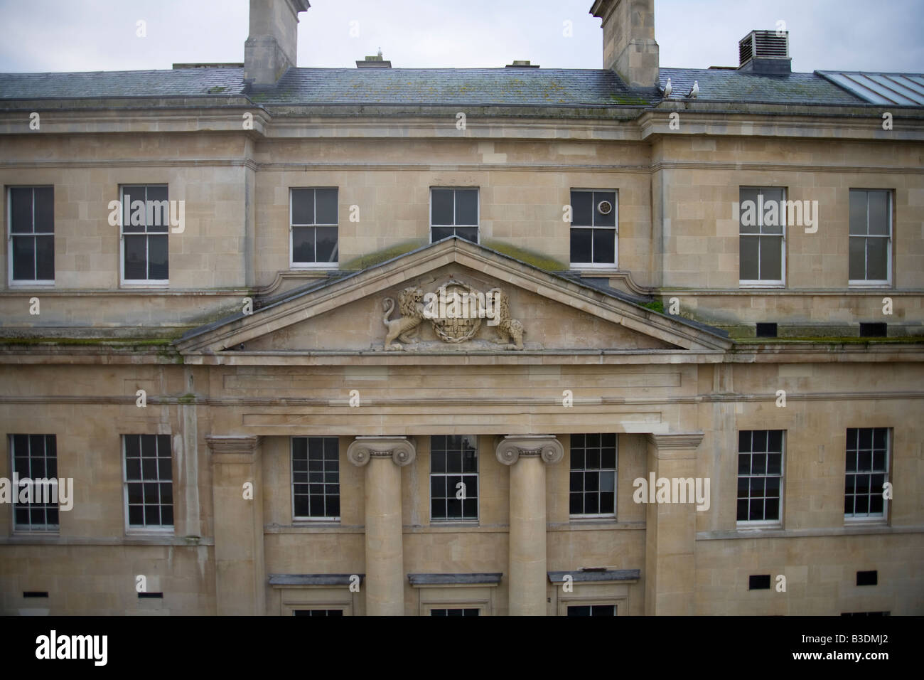 Pediment roof hi-res stock photography and images - Alamy