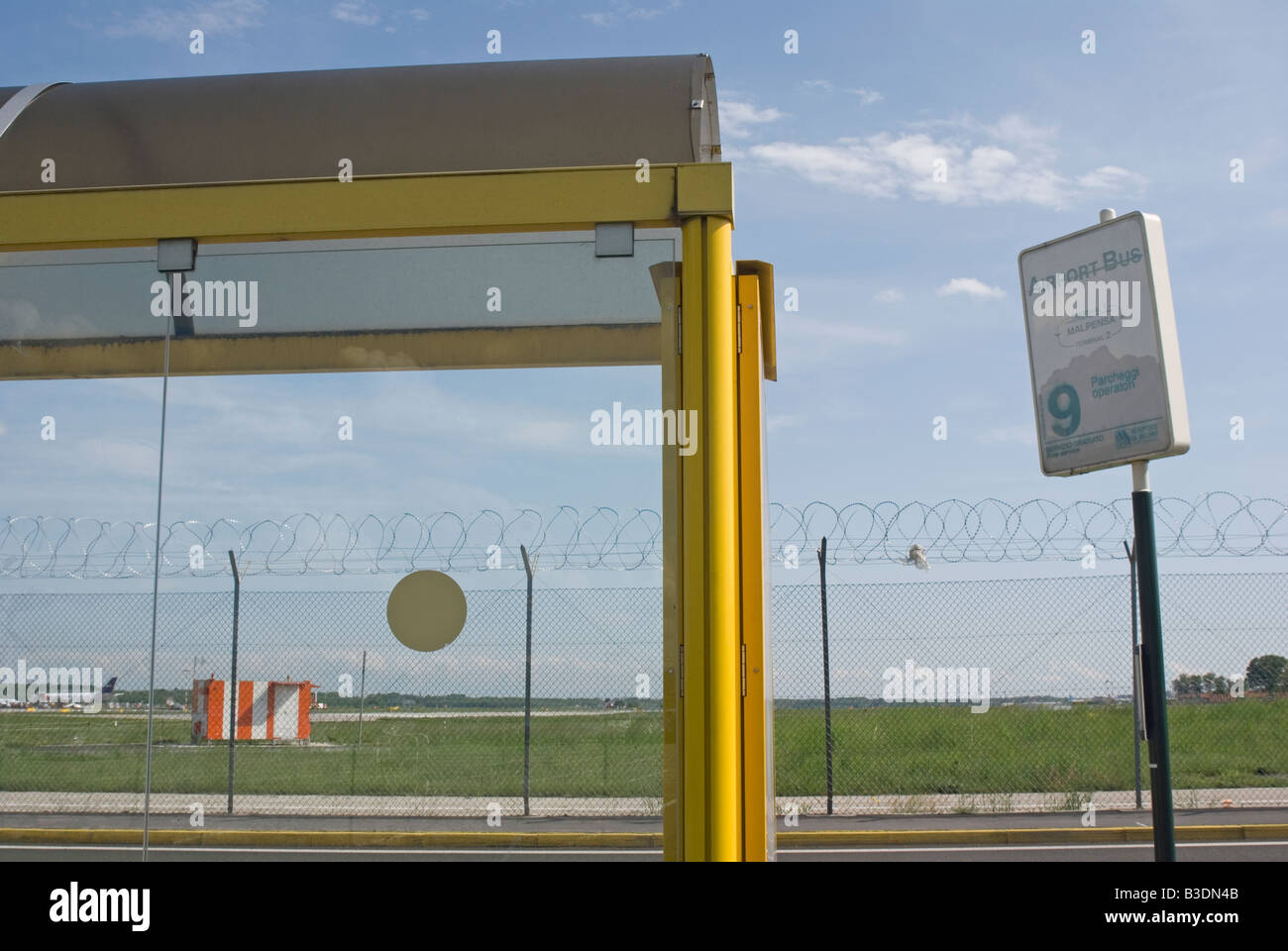 airport bus stop Milano Malpensa Italy Stock Photo - Alamy