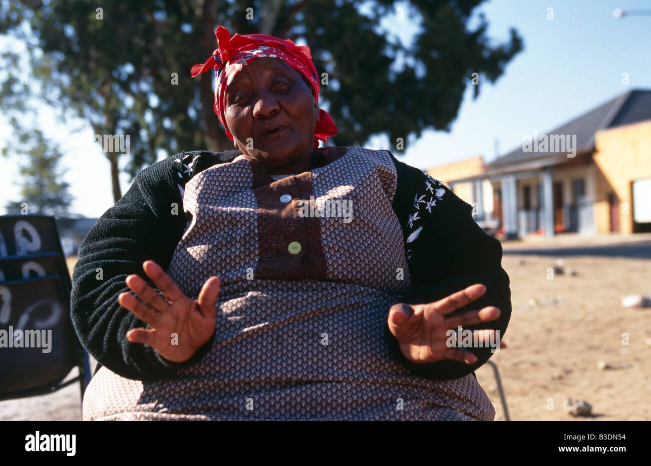 South african old woman elderly hi-res stock photography and images - Alamy