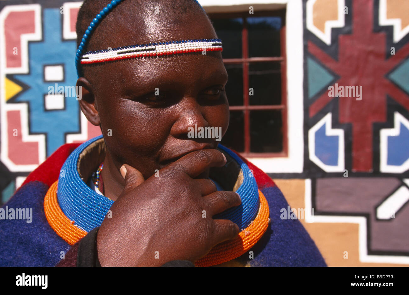 African woman tribal face hi-res stock photography and images - Alamy