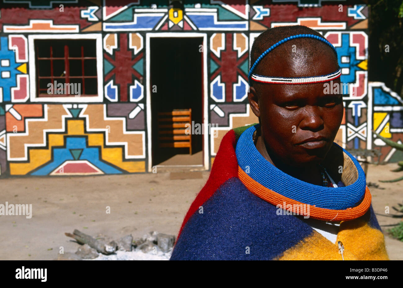 Ndebele house hi-res stock photography and images - Alamy