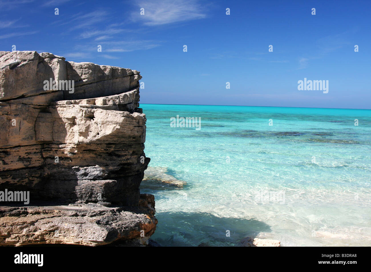Limestone rock cliffs on a cay in Turks and Caicos Stock Photo - Alamy
