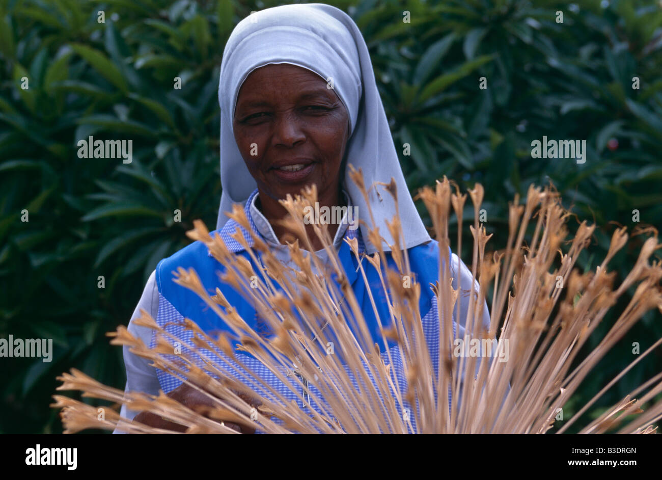 Nun holding hi-res stock photography and images - Alamy