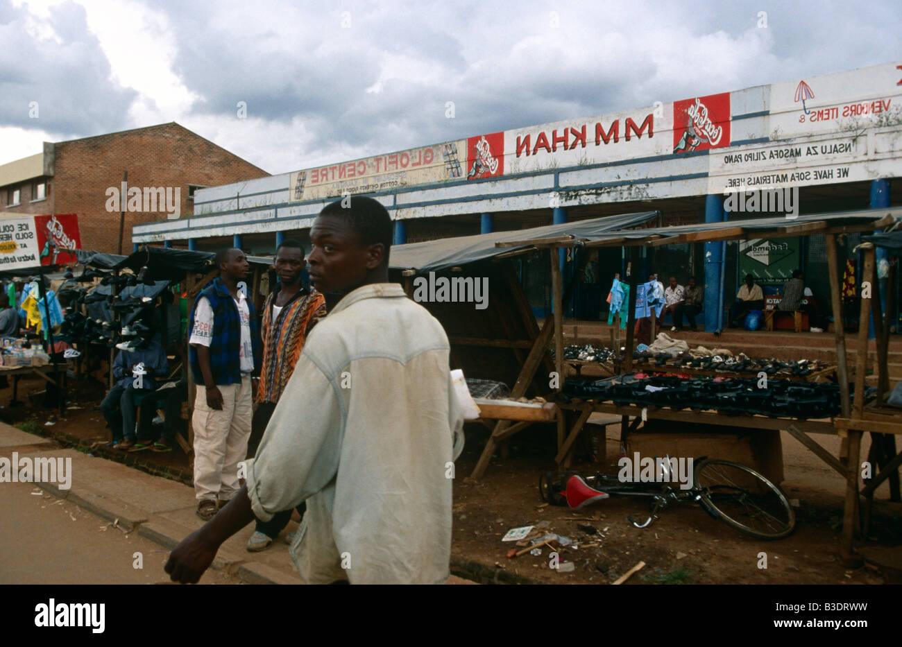 African market scene hi-res stock photography and images - Alamy