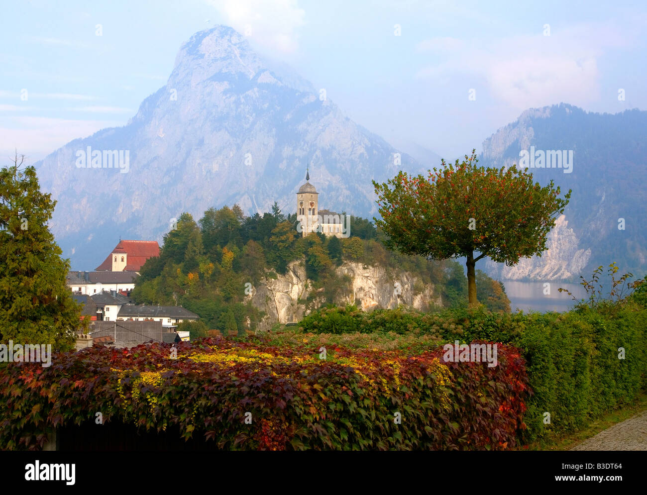 Traunkirchen with traunstein hi-res stock photography and images - Alamy