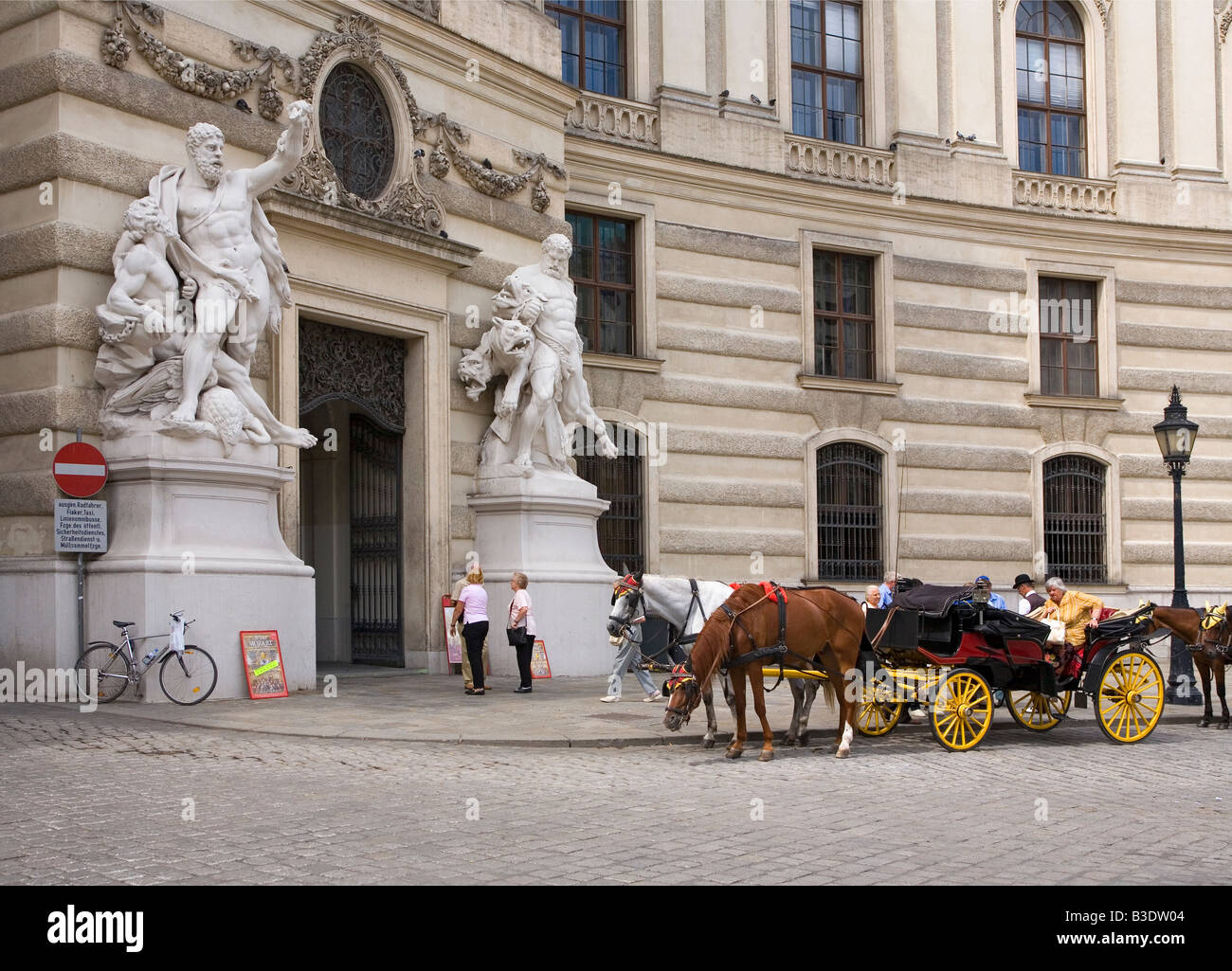 Austria Vienna carriage Stock Photo - Alamy