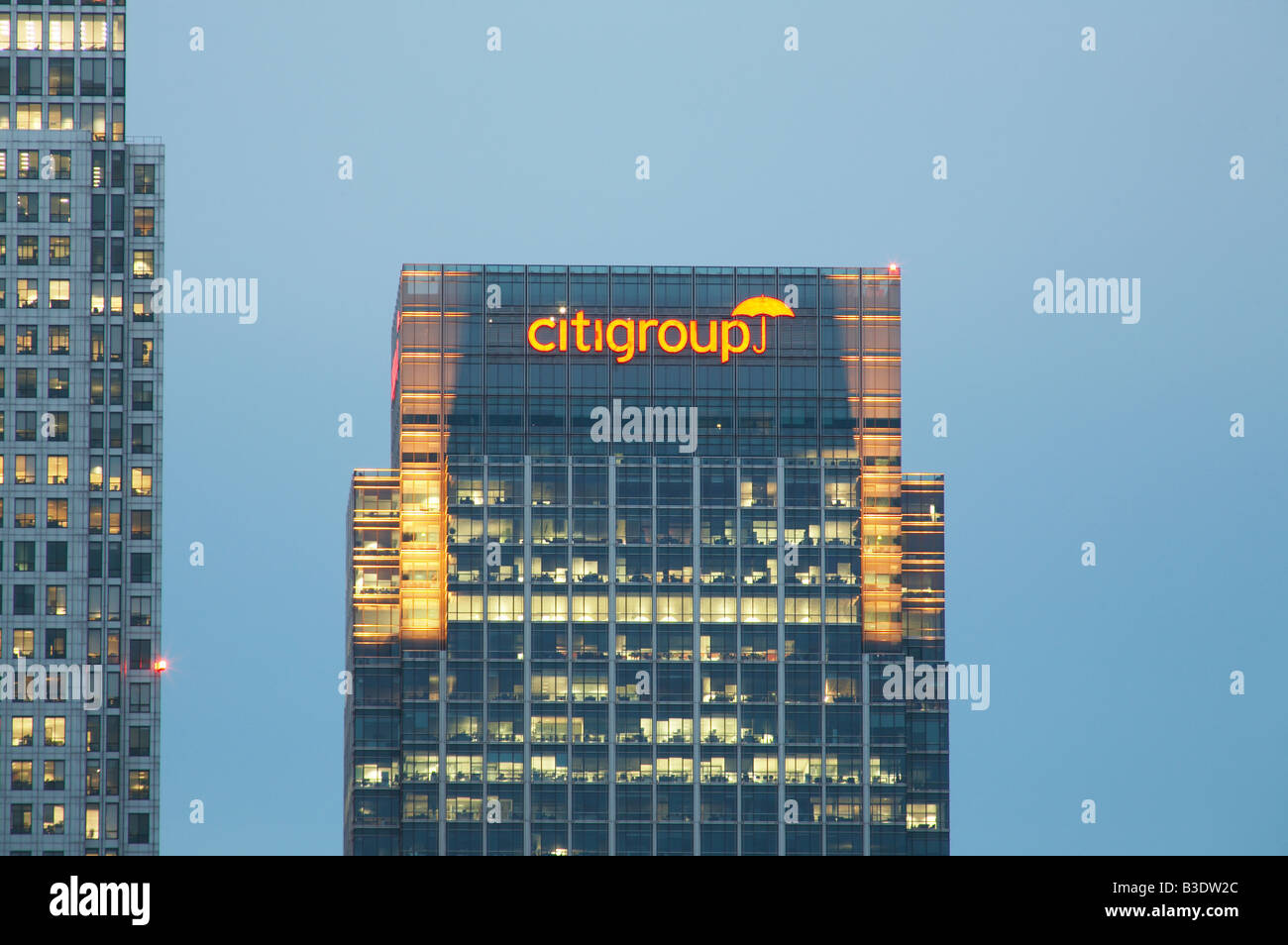 Citigroup bank HQ Headquarters offices Canary Wharf docklands skyline ...