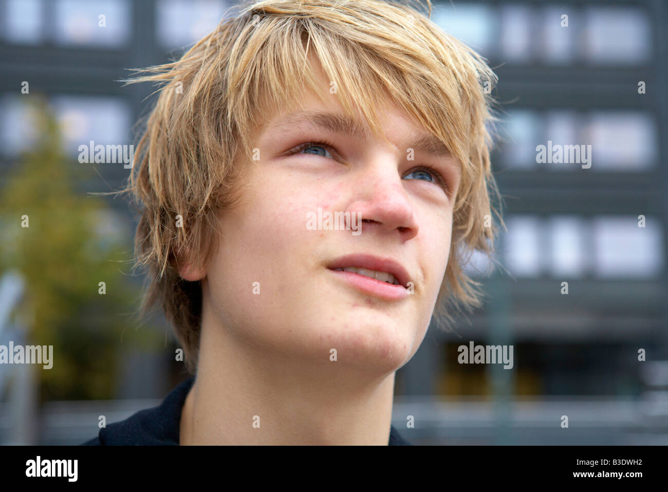 Teenage boy hopeful hi-res stock photography and images - Alamy