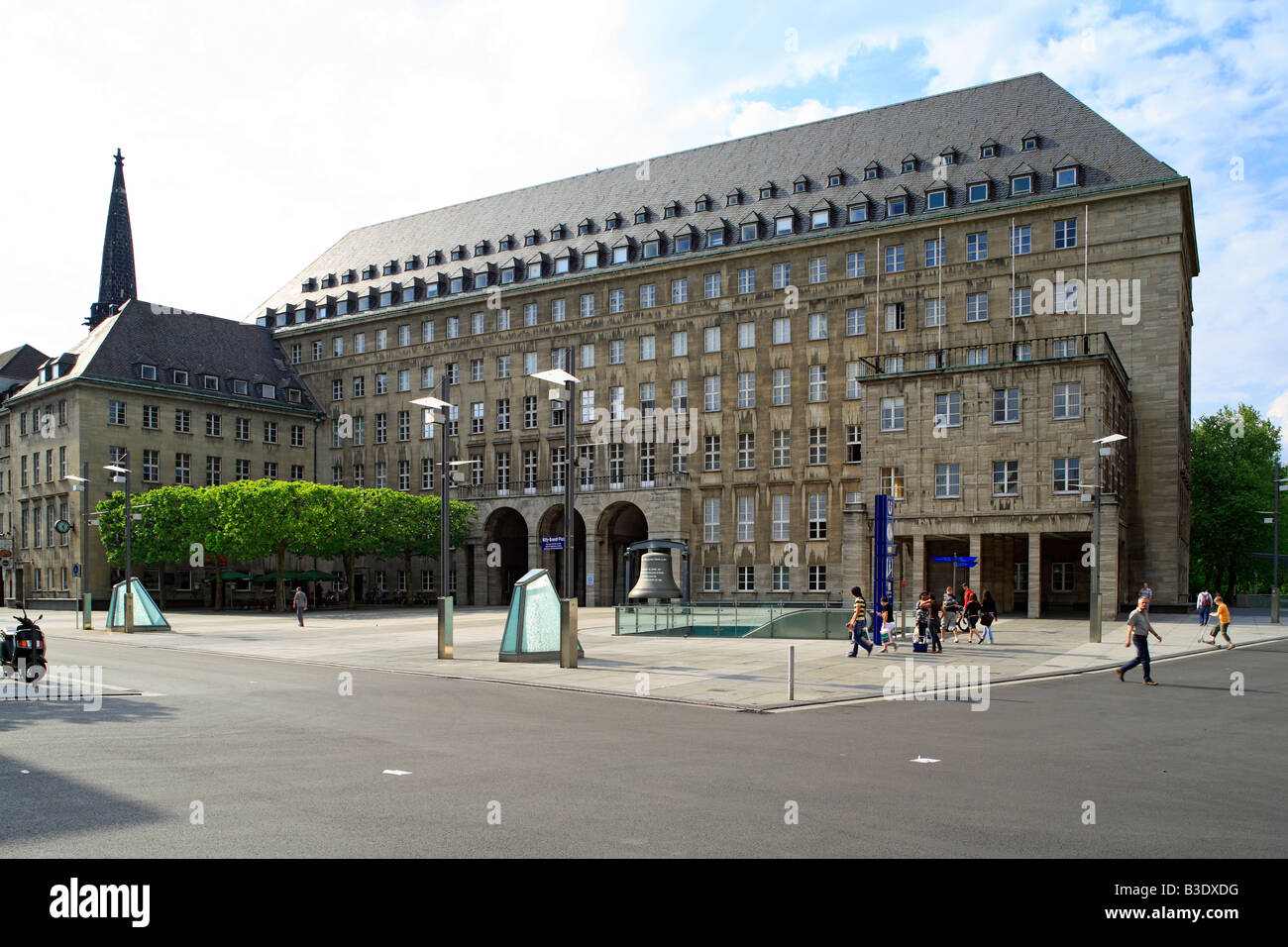 Renaissance-Rathaus und Turm der evangelischen Christus-Kirche in ...