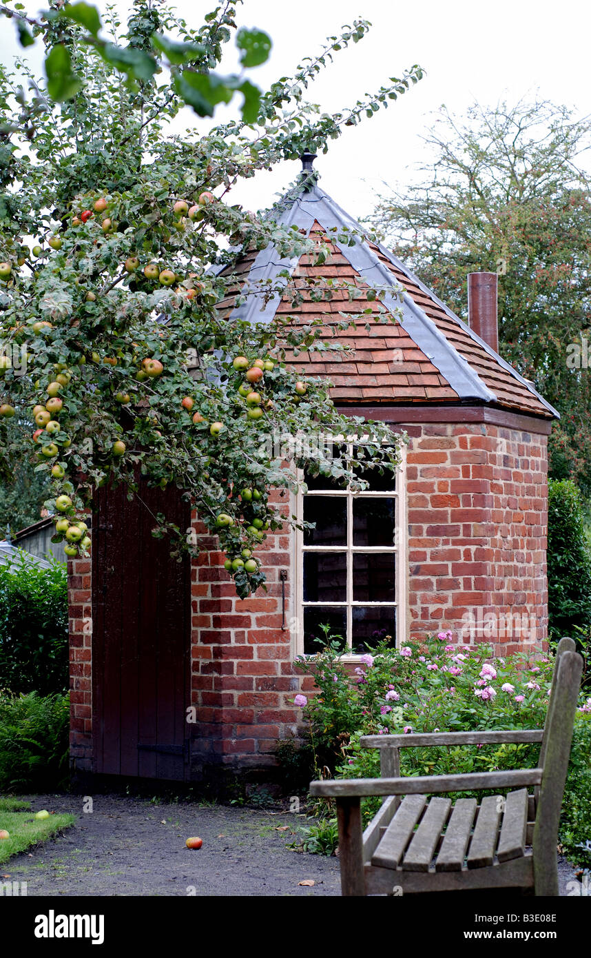 Hill Close Gardens, Warwick, Warwickshire, England, UK Stock Photo - Alamy