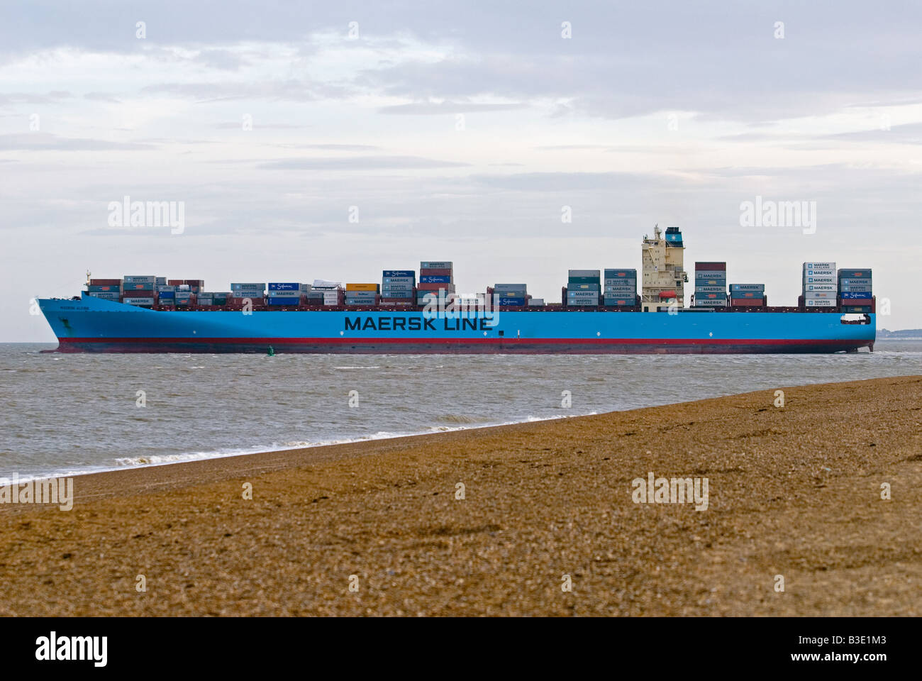 Maersk line container ship hi-res stock photography and images - Alamy