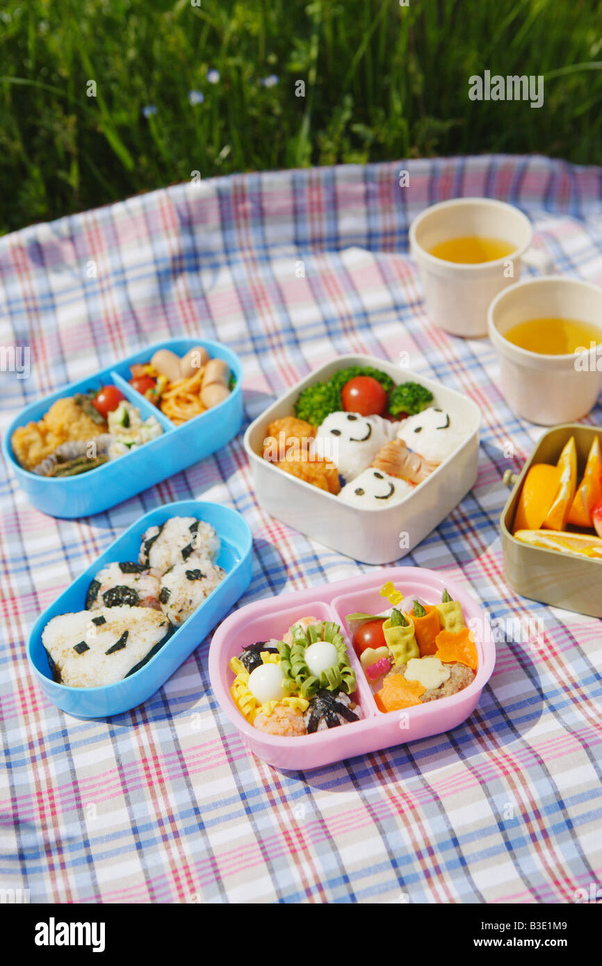 Bento boxes hi-res stock photography and images - Alamy