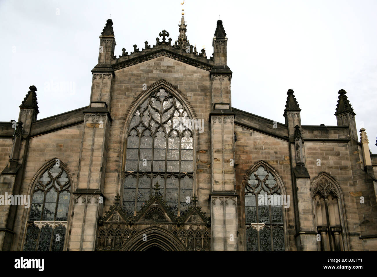 St giles cathedral stained glass hi-res stock photography and images ...