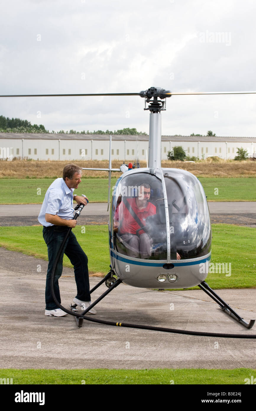 Robinson r22 helicopter hi-res stock photography and images - Alamy