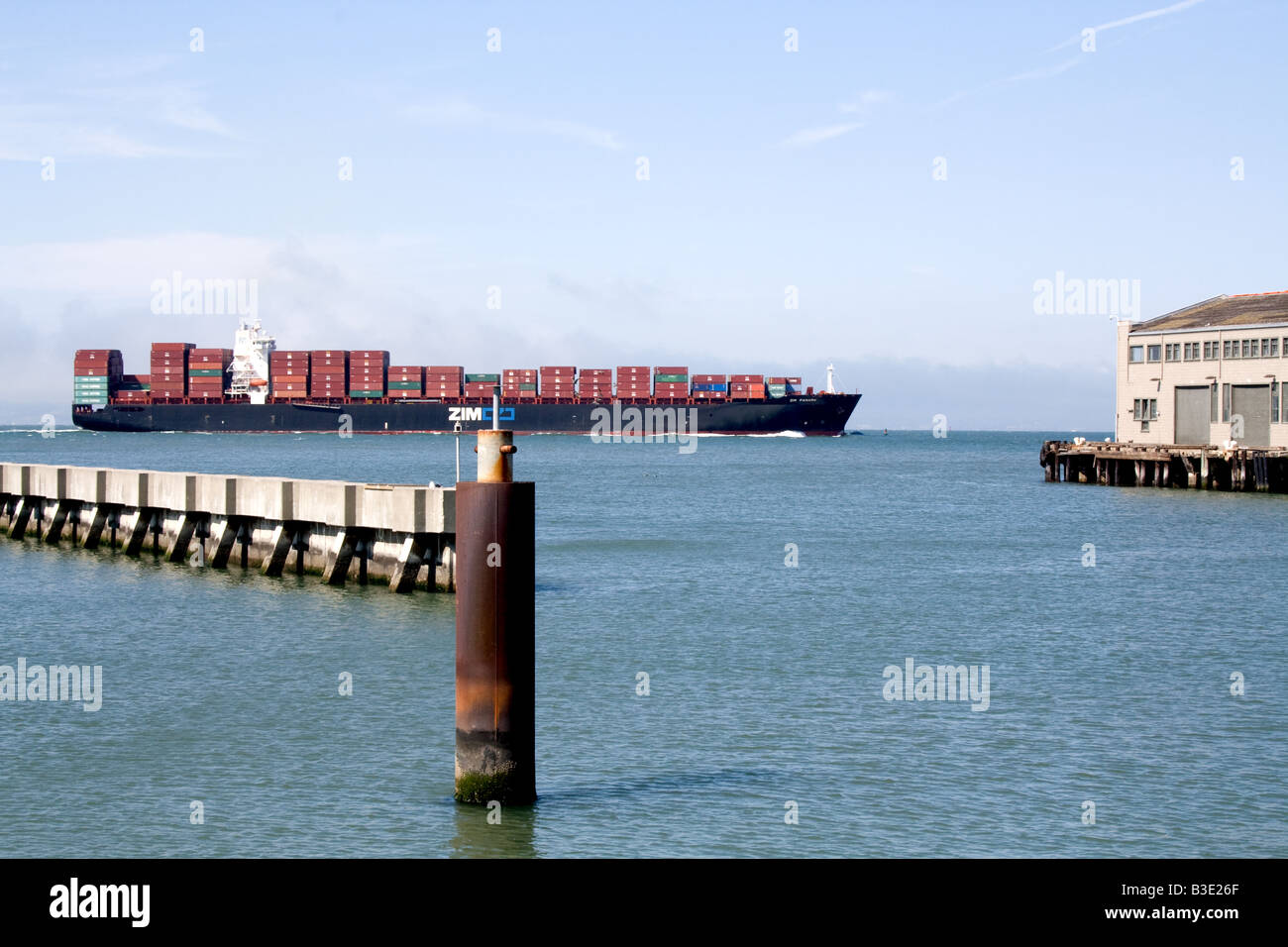 Shipping container floating in sea hi-res stock photography and images ...