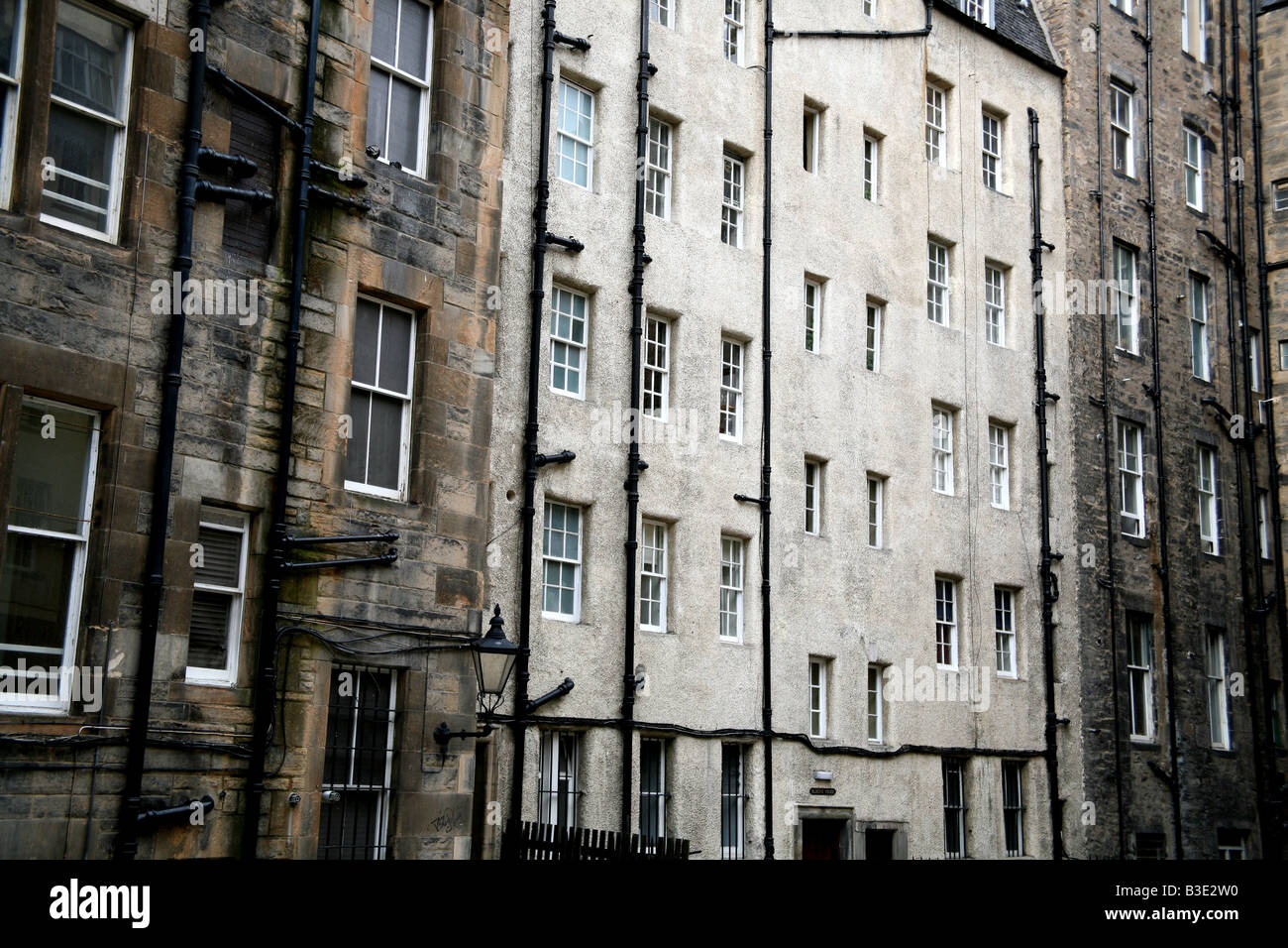 Typical tenements in Edinburgh's Old Town behind Royal Mile Stock Photo ...