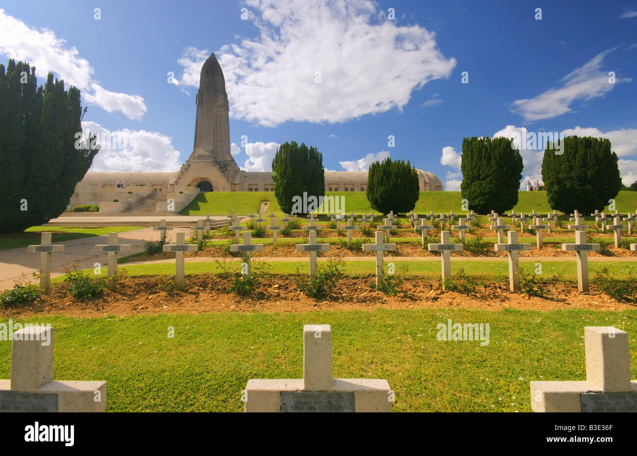 First world war battle of verdun cross hi-res stock photography and ...