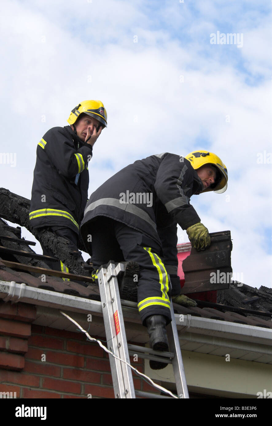 Making roof hi-res stock photography and images - Alamy