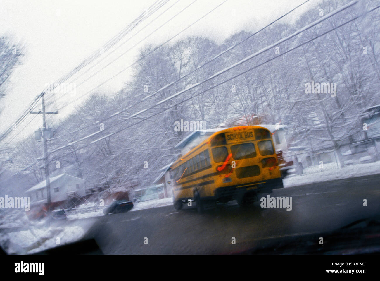 Bus on icy road hi-res stock photography and images - Alamy