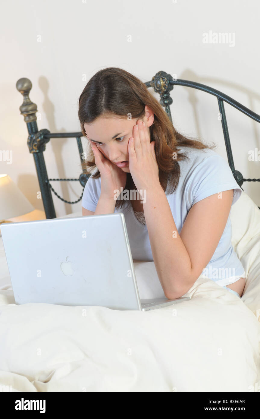 Teenage upset shock computer hi-res stock photography and images - Alamy