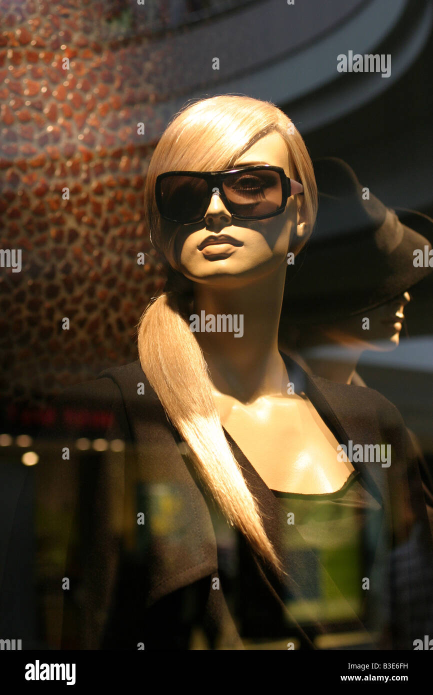Shop Window Dummy Stock Photo - Alamy