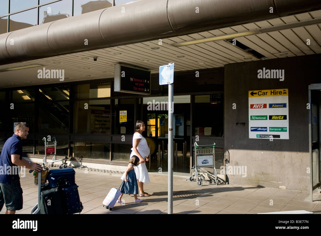 Manchester Airport Terminal 3 entrance arrivals Stock Photo - Alamy