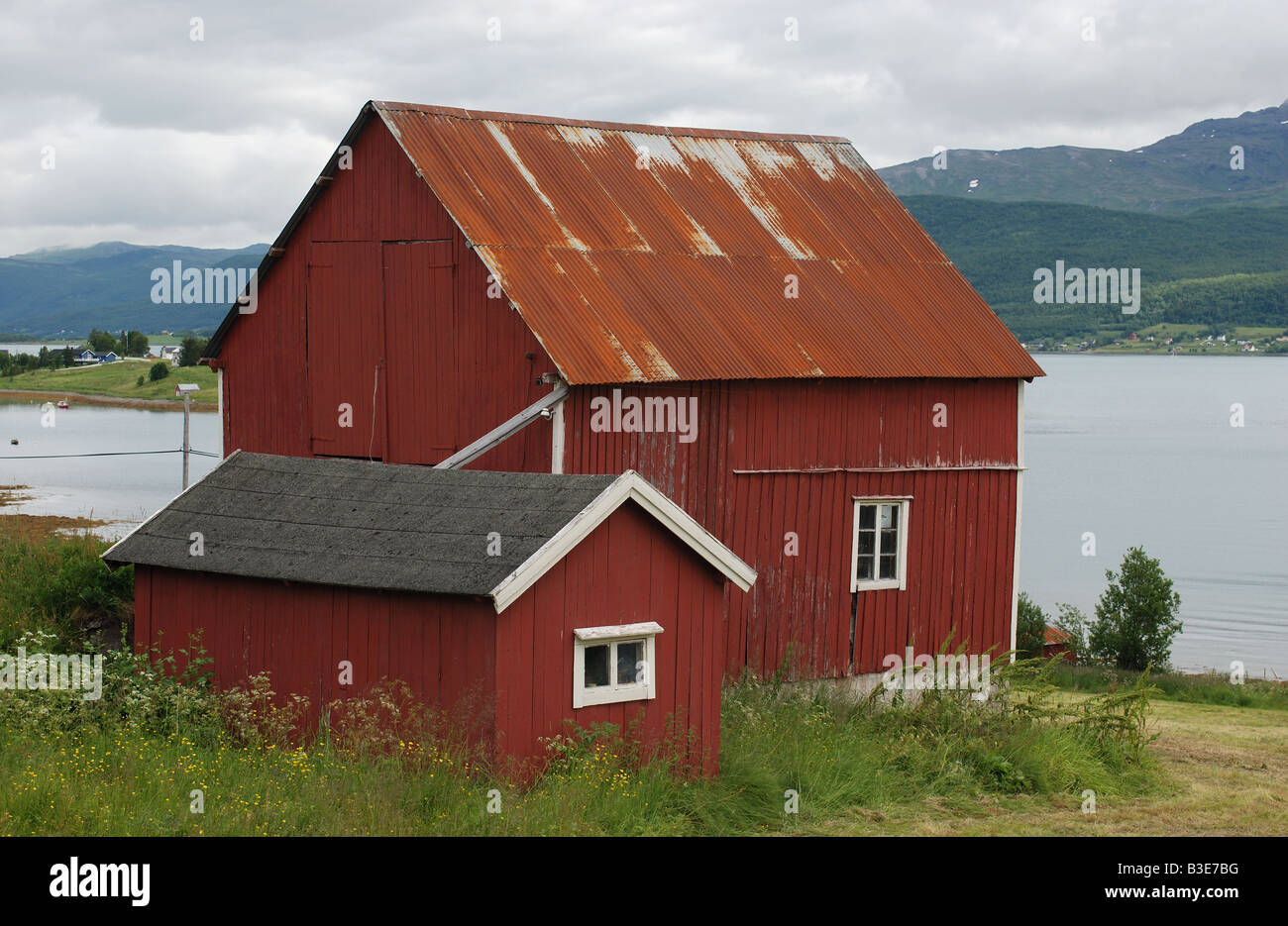 Two wooden barns hi-res stock photography and images - Alamy