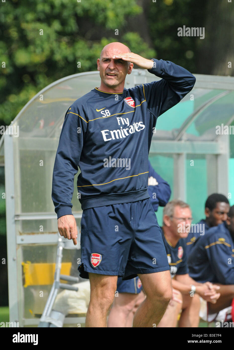 Arsenal fc football team hi-res stock photography and images - Alamy