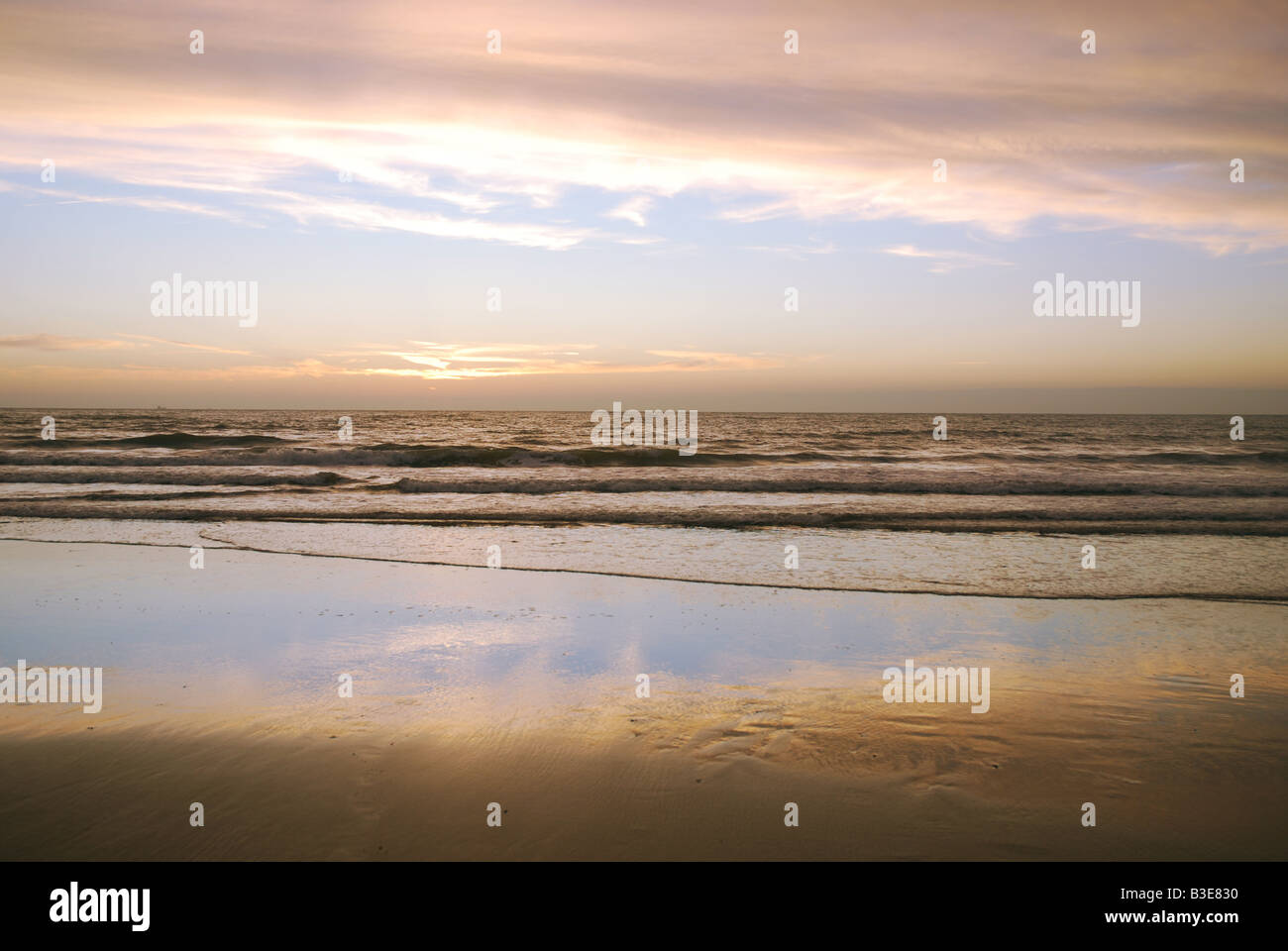 Overwhelming patterns hi-res stock photography and images - Alamy