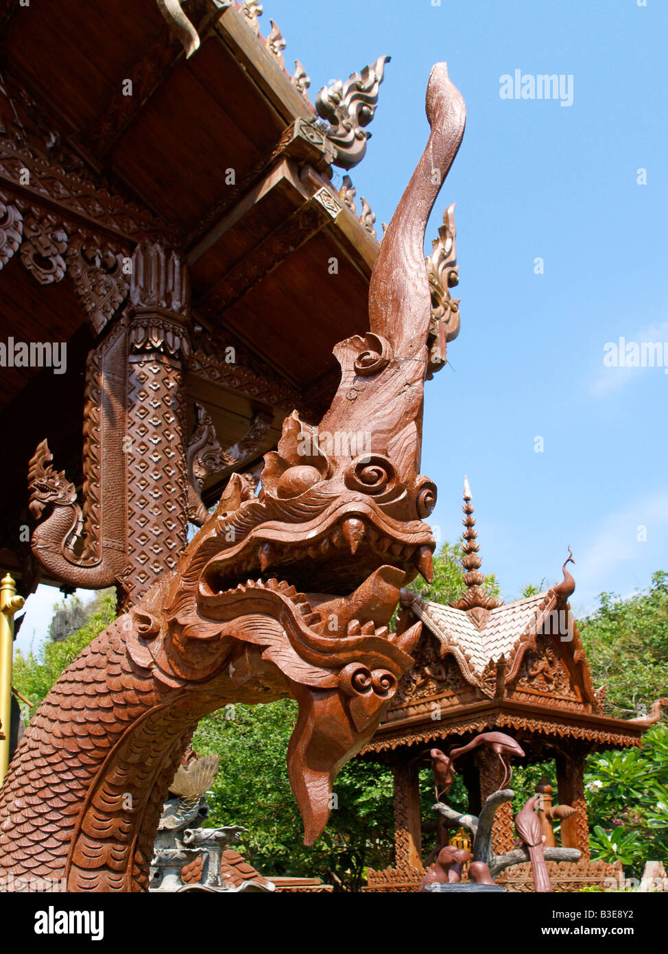 Thailand, Tempel Wat Na Ban Rai in Lampang Stock Photo - Alamy