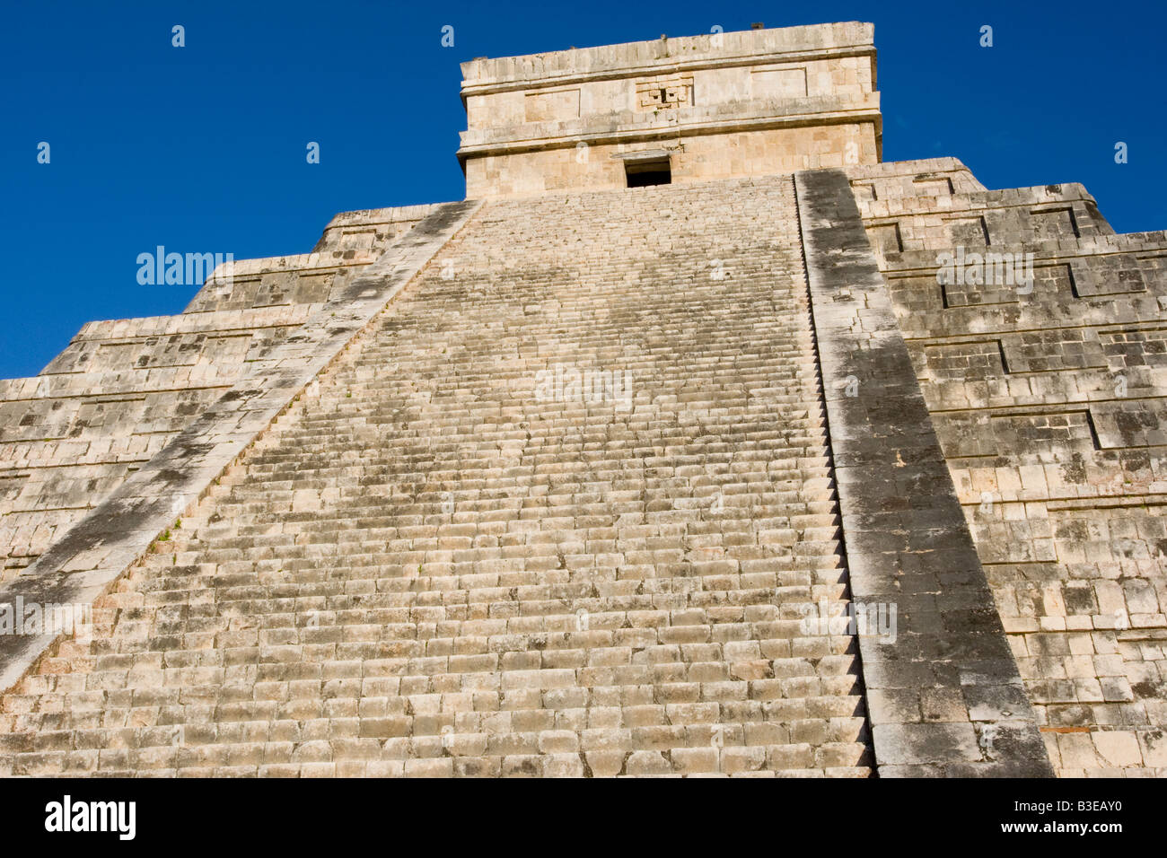 The great pyramid at Chichen Itza Mexico Stock Photo - Alamy