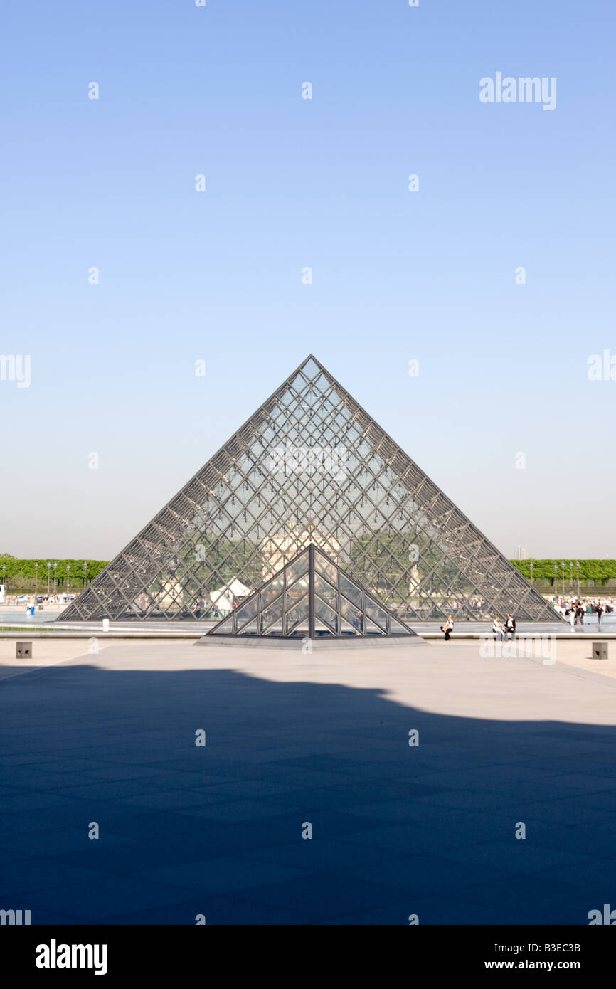 The pyramid at the Louvre museum in Paris Stock Photo - Alamy