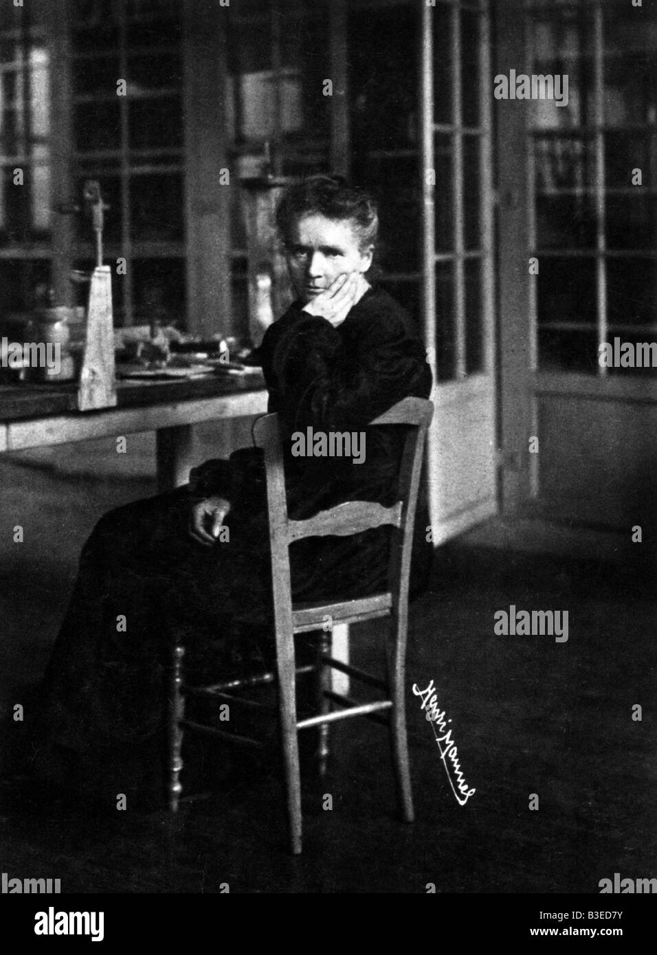 Marie curie laboratory hi-res stock photography and images - Alamy