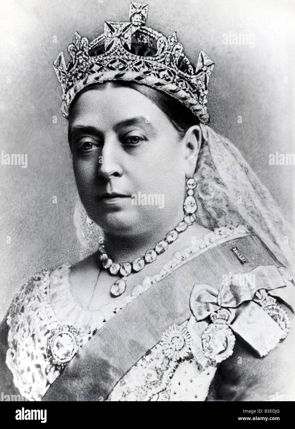 Queen victoria crown hi-res stock photography and images - Alamy