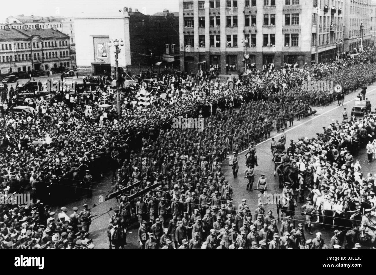 German POWs led through Moscow / 1944 Stock Photo - Alamy