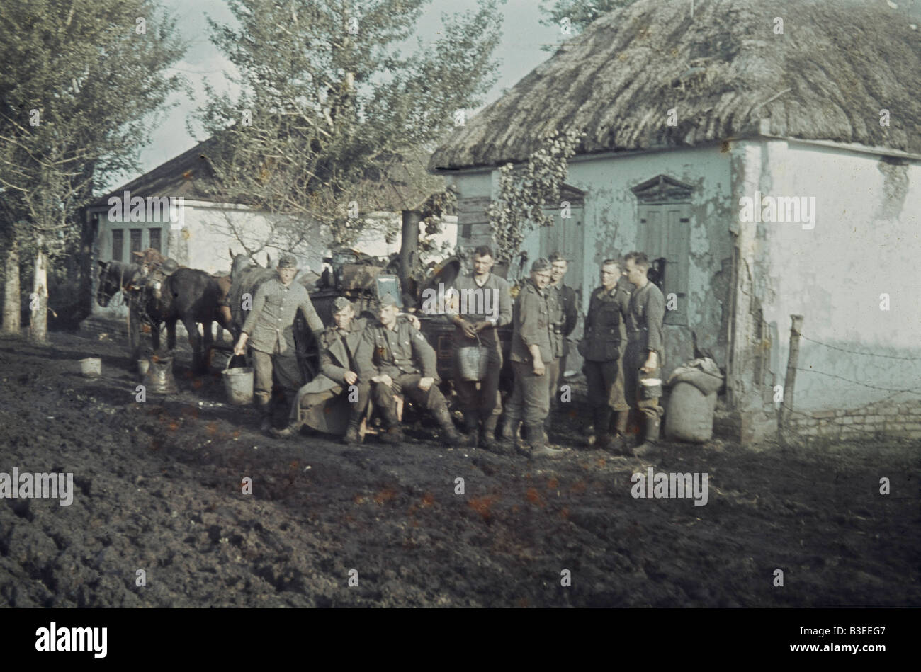 Army kitchen hi-res stock photography and images - Alamy