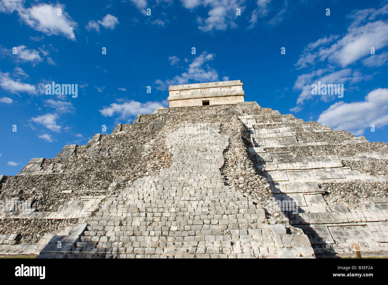 The pyramid at Chichen Itza in Mexico Stock Photo - Alamy