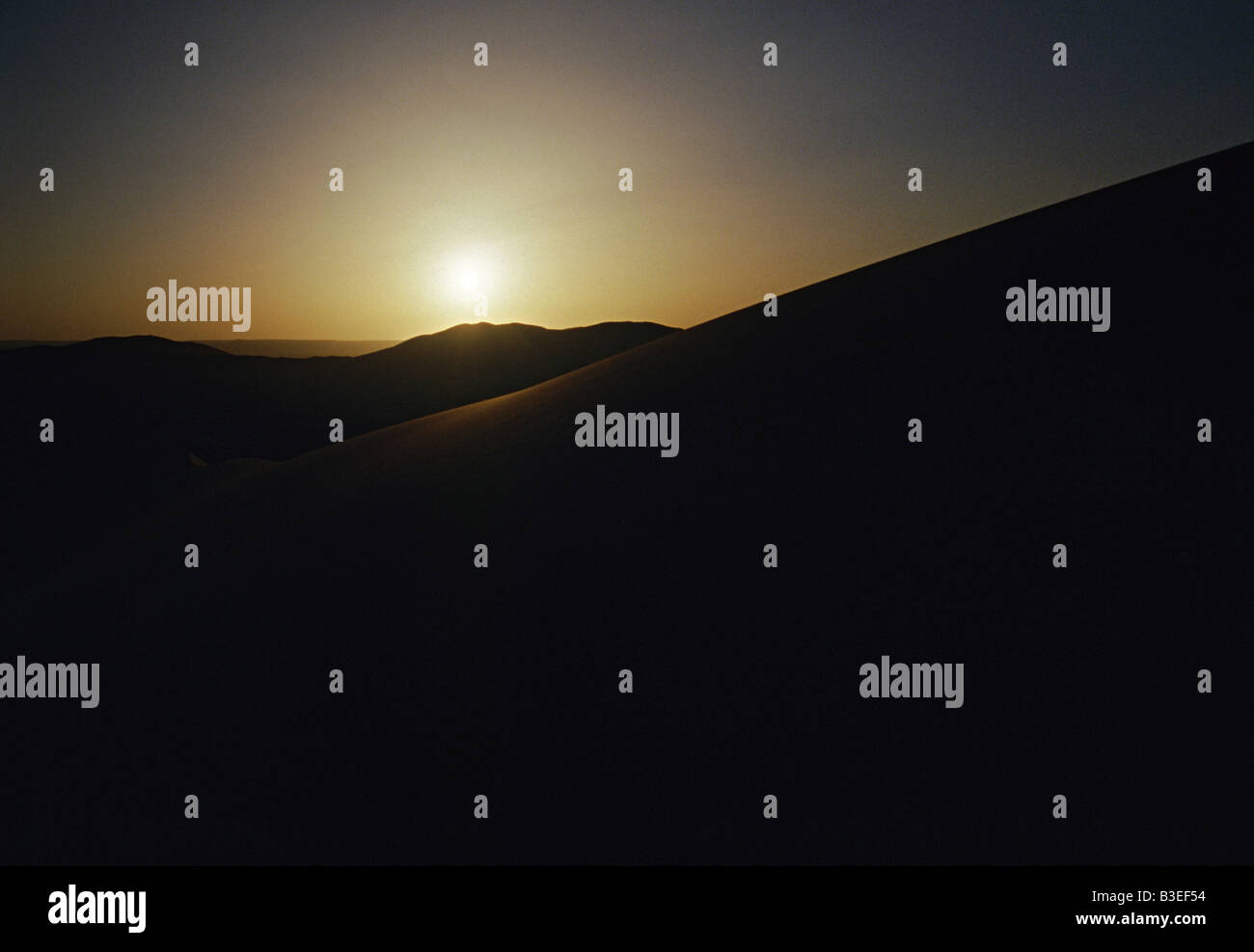 Sahara night silhouette hi-res stock photography and images - Alamy