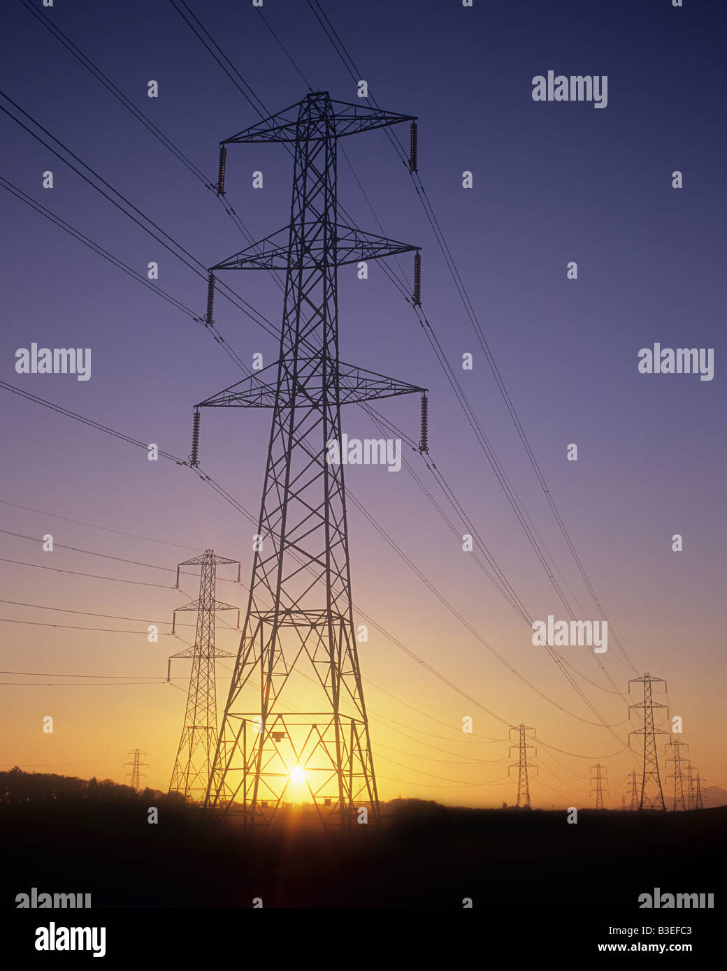 Electrical towers silhouette hi-res stock photography and images - Alamy