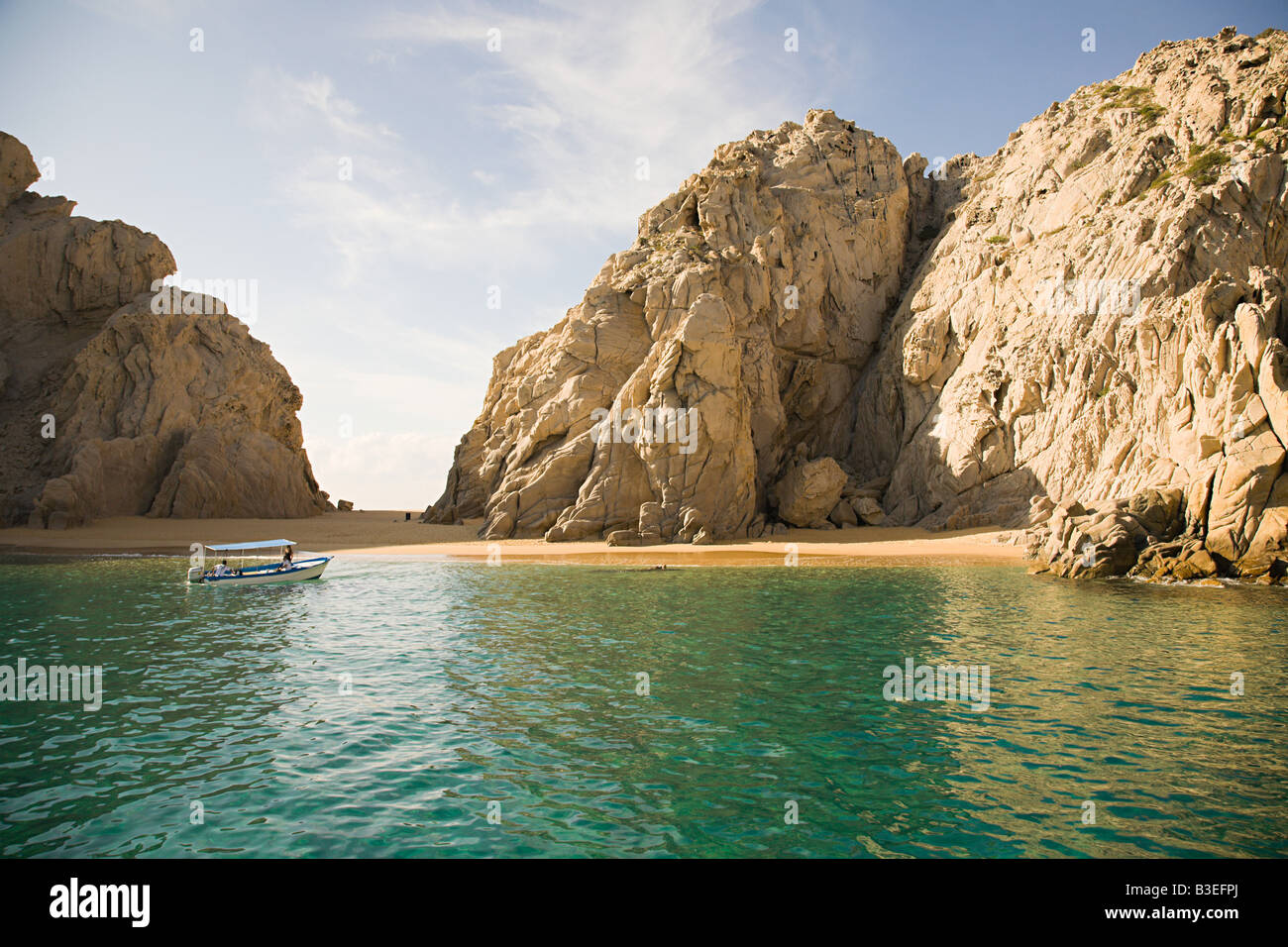 Secluded beach hi-res stock photography and images - Alamy