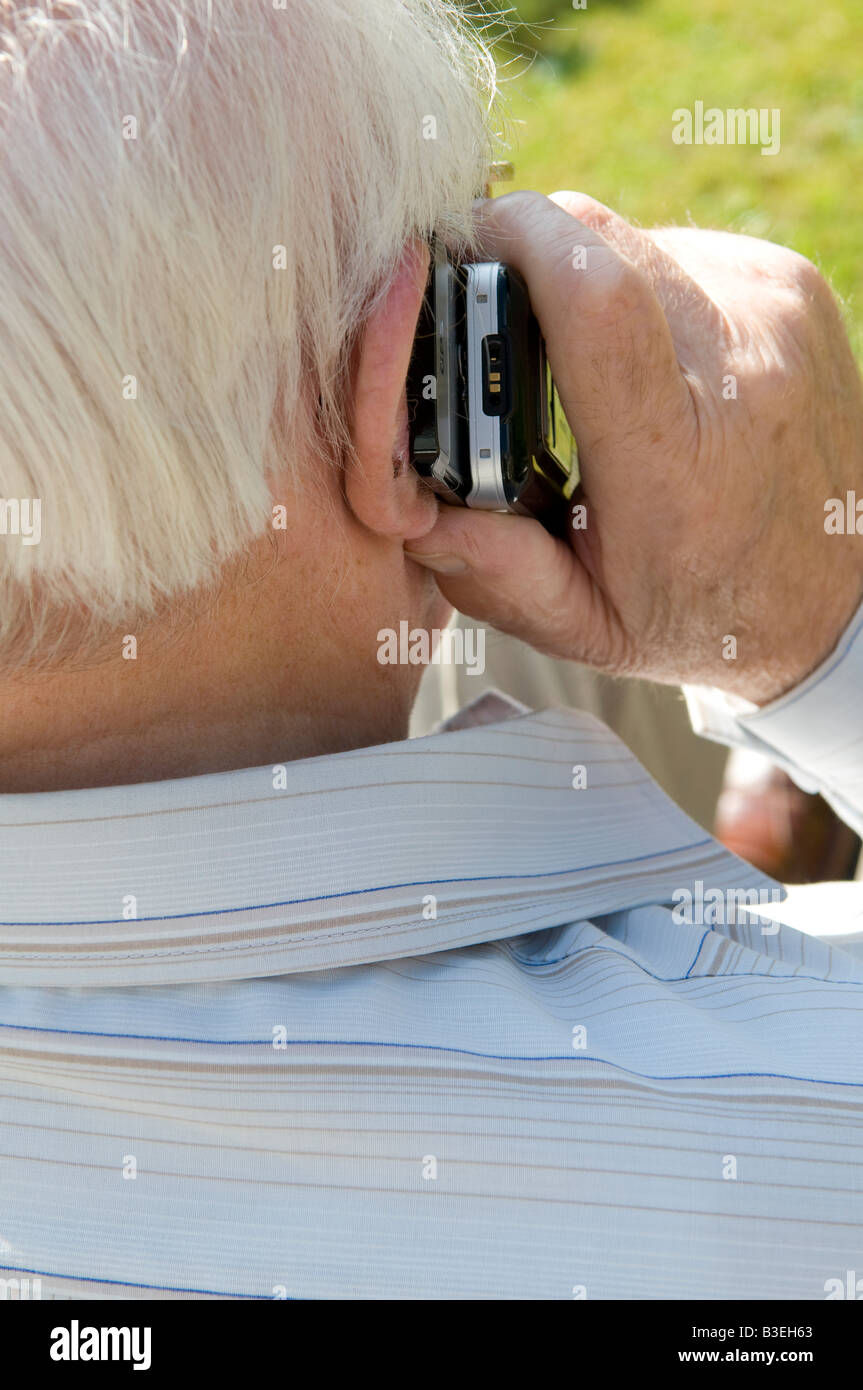 Phone to ear hi-res stock photography and images - Alamy